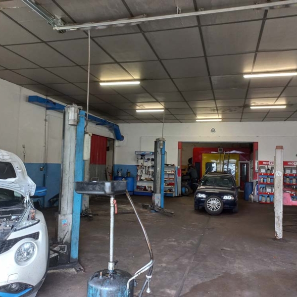 Mécanicien à Landos