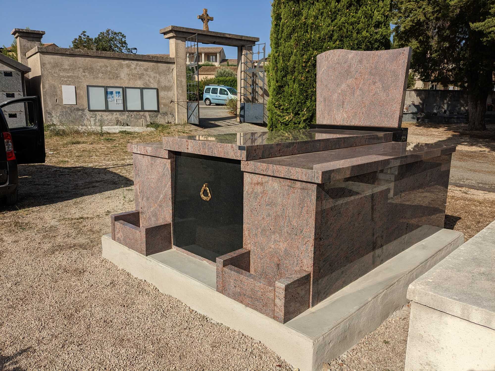 Galerie photos de nos réalisations en marbrerie funéraire à Pouzilhac