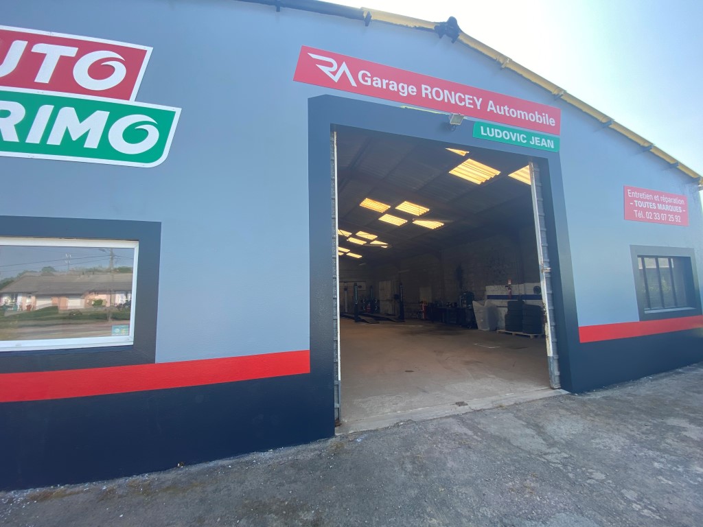 Atelier de mécanique à Roncey