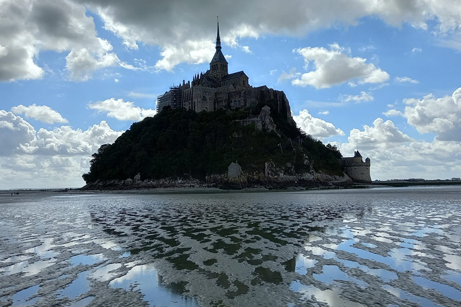 Découvrez les alentours de nos chambres d'hôtes à Maen Roch