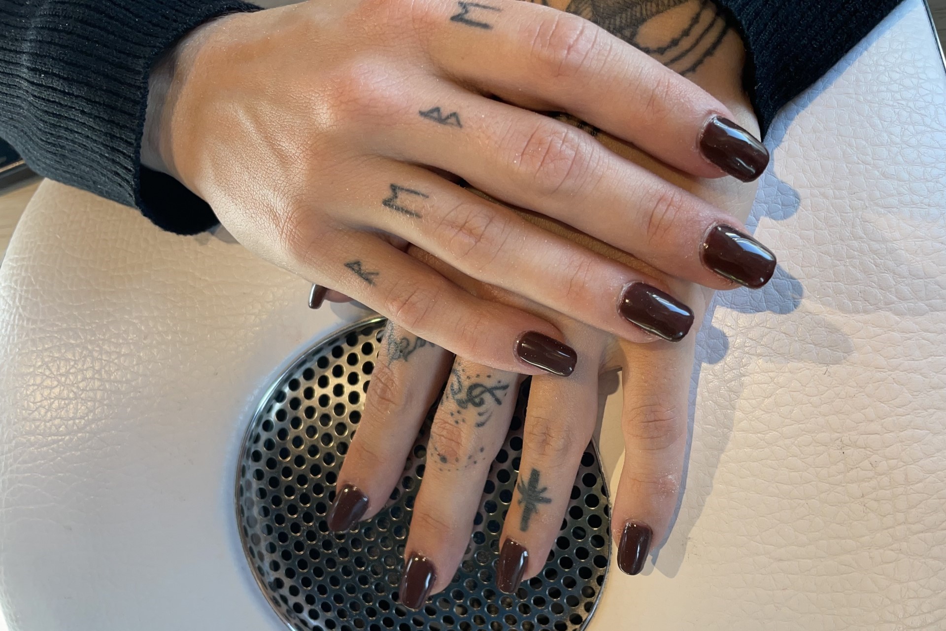Pose de vernis semi-permanent à domicile à Dijon | Me contacter